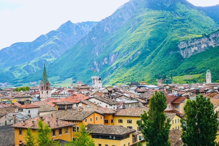 Trient | Reiseführer & Geheimtipps 2025 | Italien Entdecken