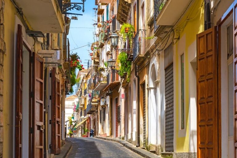 Pizzo | Reiseführer und Geheimtipps 2025 | Italien Entdecken