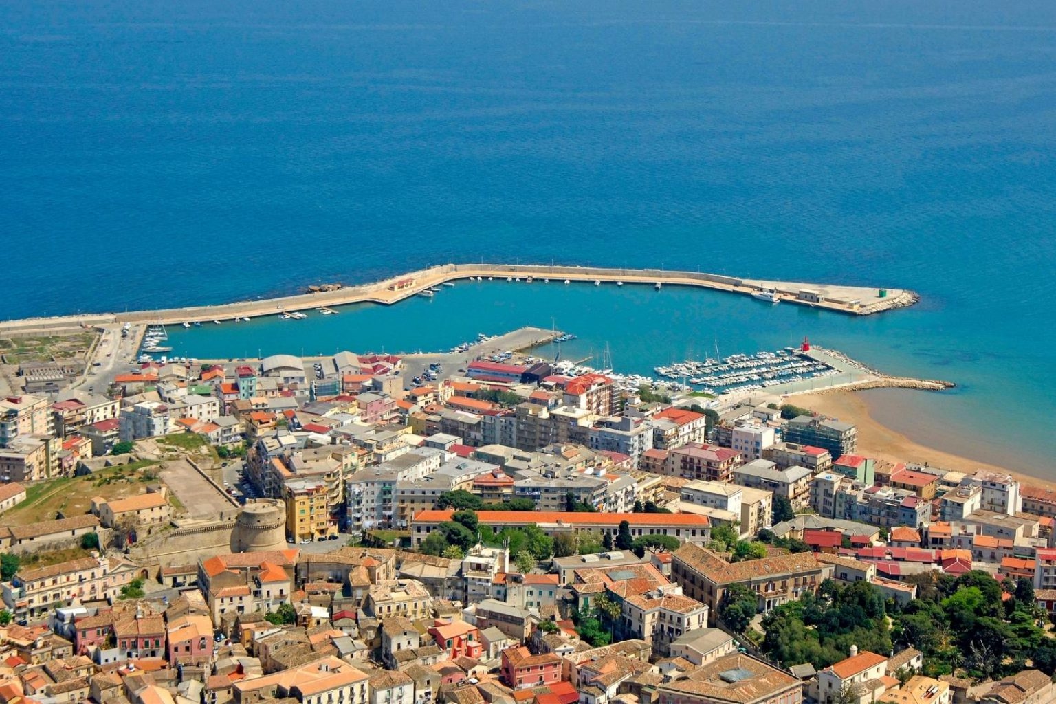 Crotone | Reiseführer & Erfahrungen 2025 | Italien Entdecken